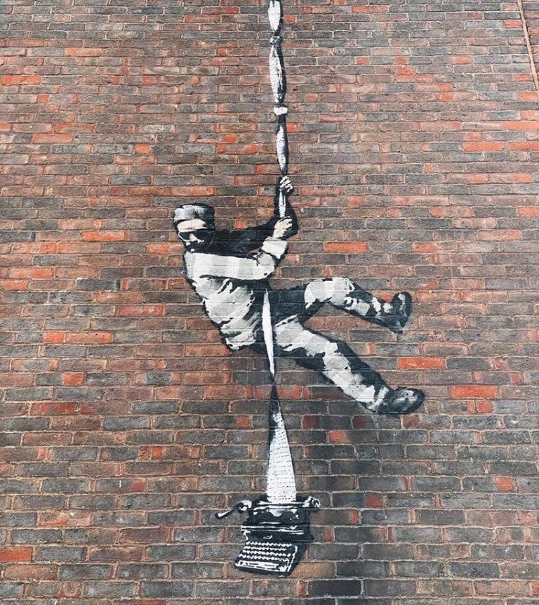Banksy, Reading Prison và bức tường lịch sử | ELLE Decoration VN