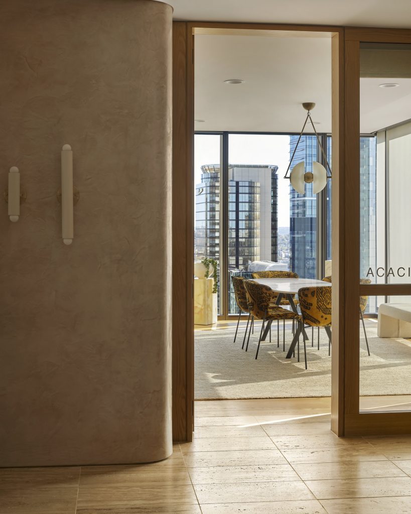 Văn phòng mang vẻ đẹp sang trọng tựa khách sạn | ELLE Decoration VN