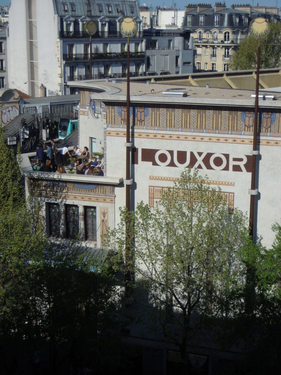 Rạp phim Le Louxor: Ai Cập giữa lòng Paris | ELLE Decoration VN