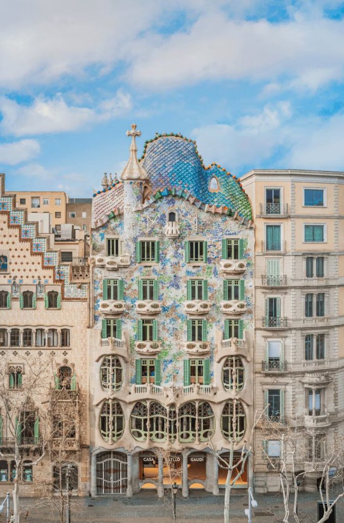 Casa Batlló: Tuyệt tác kiến trúc của Antoni Gaudi | ELLE Decoration VN